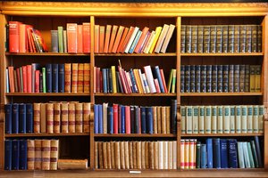 Bookshelf in Spanish | English to Spanish Translation - SpanishDict