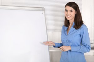 Next to in Spanish | English to Spanish Translation - SpanishDictionary.com