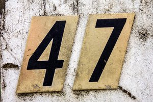 Cuarenta y siete | Spanish to English Translation - SpanishDict