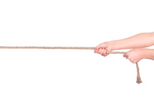 Pull in Spanish | English to Spanish Translation - SpanishDictionary.com