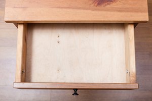 Drawer in Spanish | English to Spanish Translation - SpanishDictionary.com
