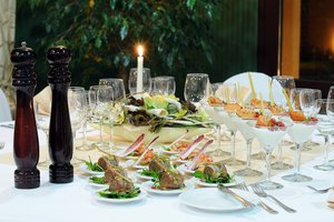 Ágape | Spanish to English Translation - SpanishDictionary.com