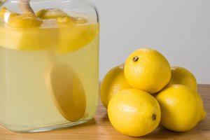 Limonada | Spanish to English Translation - SpanishDictionary.com