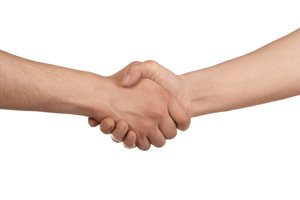 Shake hands in Spanish | English to Spanish Translation - SpanishDict