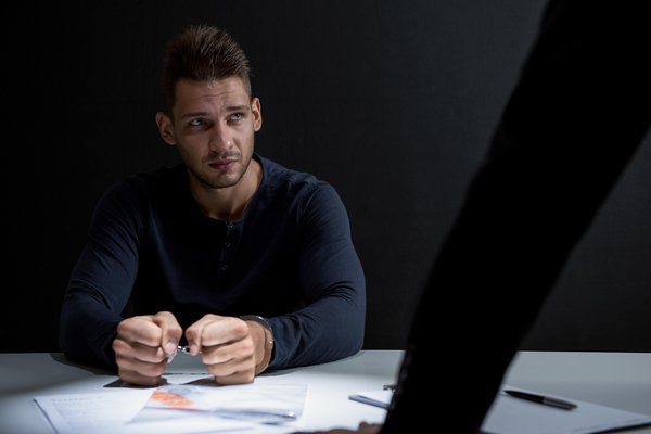 Suspect in Spanish | English to Spanish Translation - SpanishDictionary.com