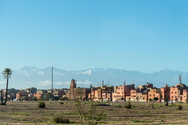 Las afueras | Spanish to English Translation - SpanishDictionary.com