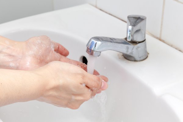 Lavar | Spanish to English Translation - SpanishDictionary.com