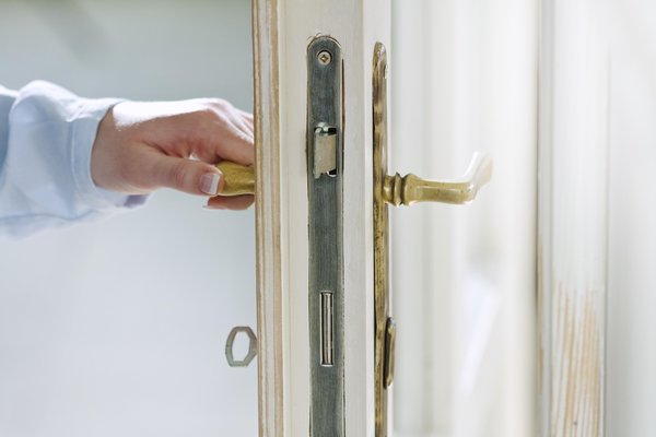 Cierra la puerta en inglés | Traductor de español a inglés - inglés.com