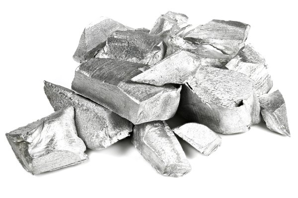 Aluminio | Spanish to English Translation - SpanishDictionary.com