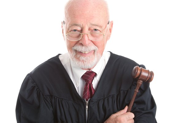 Juez | Spanish to English Translation - SpanishDictionary.com