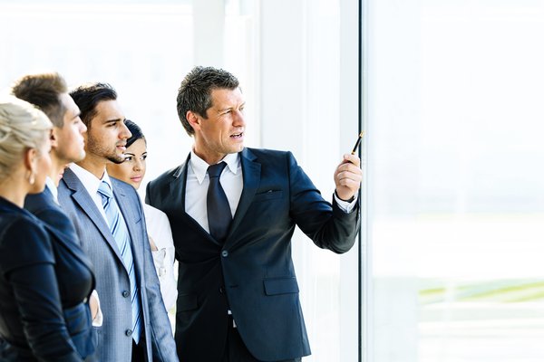 Leader in Spanish | English to Spanish Translation - SpanishDictionary.com