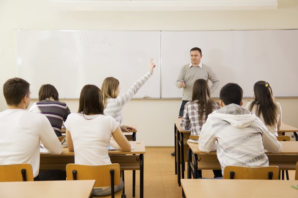 Clase | Spanish to English Translation - SpanishDictionary.com