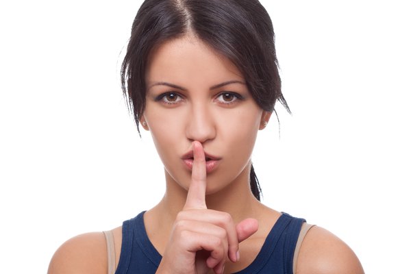 Callada | Spanish to English Translation - SpanishDictionary.com