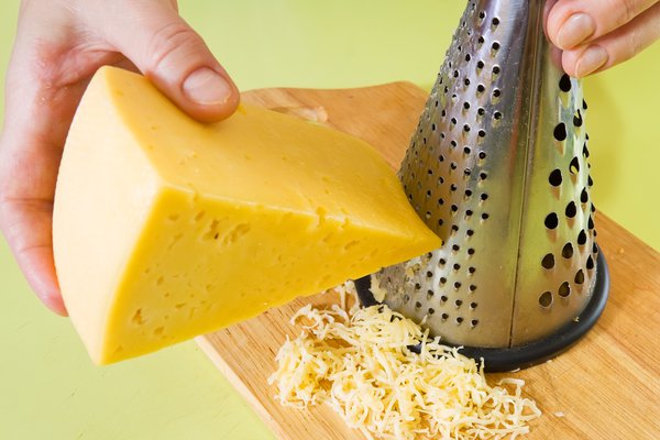 To grate in Spanish | English to Spanish Translation ...