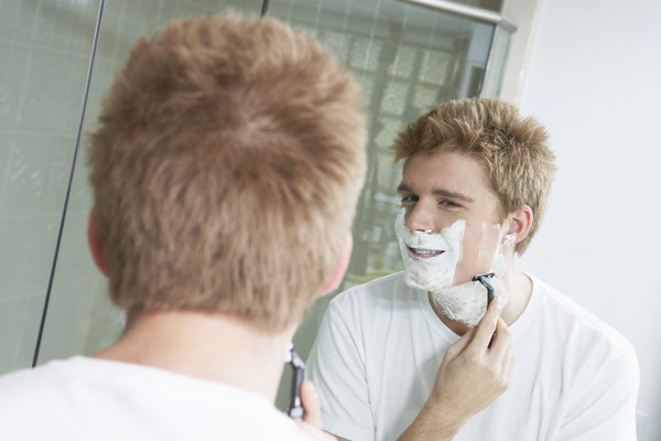 Afeito | Spanish to English Translation - SpanishDictionary.com