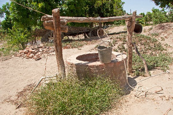 Pozo | Spanish to English Translation - SpanishDictionary.com