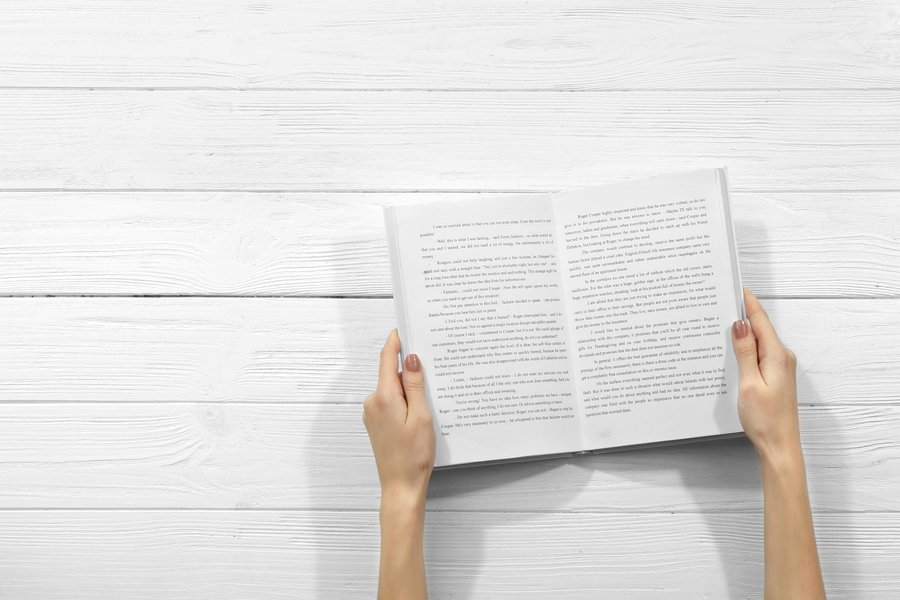 Abran el libro | Spanish to English Translation - SpanishDict