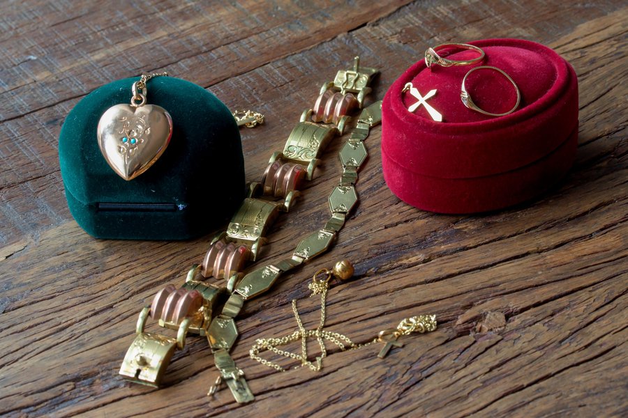 Valioso | Spanish to English Translation - SpanishDictionary.com