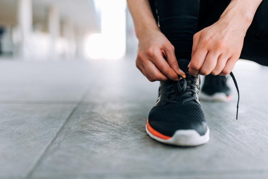 Amarrar | Spanish to English Translation - SpanishDictionary.com