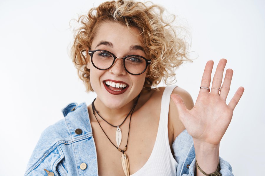 Extrovertido | Spanish to English Translation - SpanishDictionary.com