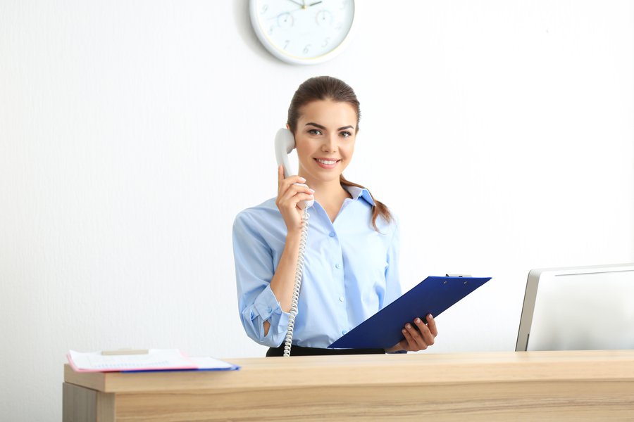 Espera un momento en inglés | Traductor de español a inglés - inglés.com