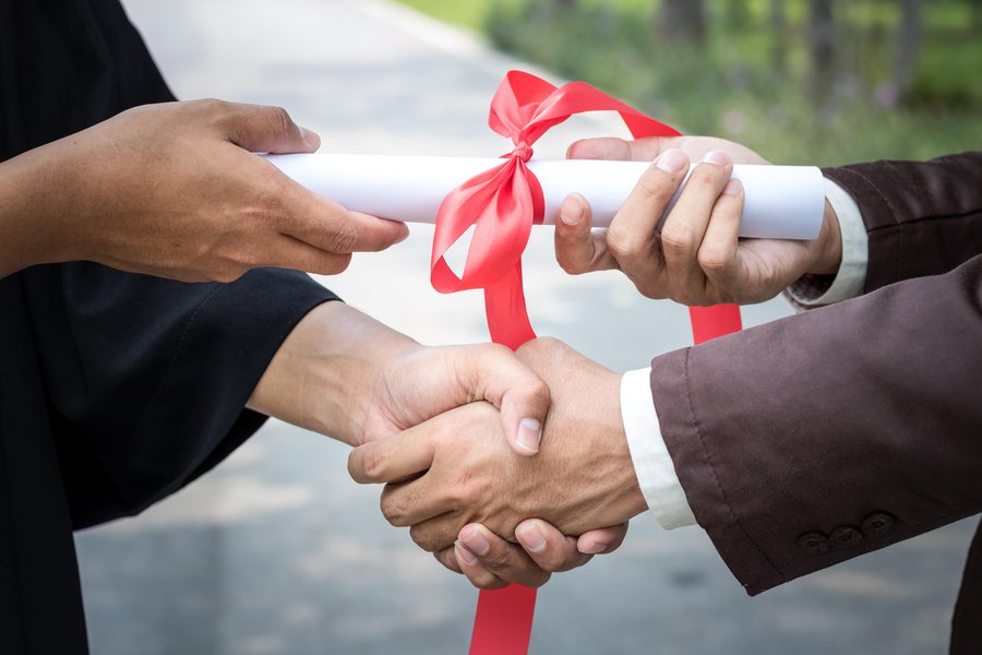 Otorgar | Spanish to English Translation - SpanishDictionary.com