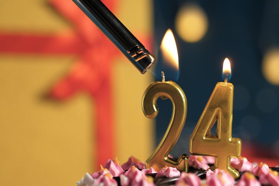 24 in Spanish | English to Spanish Translation - SpanishDictionary.com