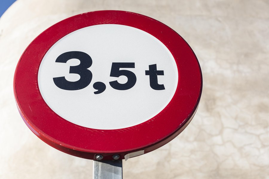 Toneladas | Spanish to English Translation - SpanishDictionary.com