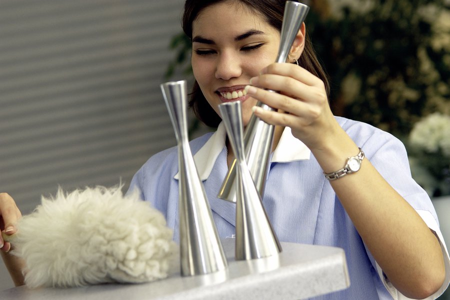 Sacudir los muebles | Spanish to English Translation ...