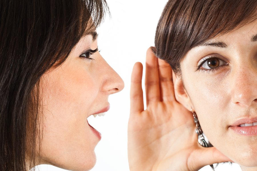 Chismeando | Spanish to English Translation - SpanishDictionary.com