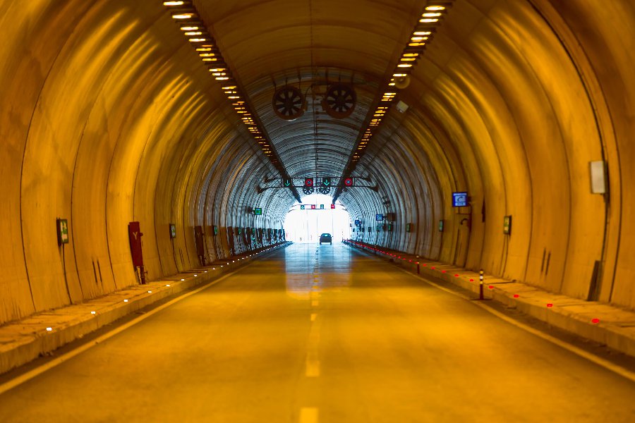 Tunnels in Spanish | English to Spanish Translation - SpanishDictionary.com