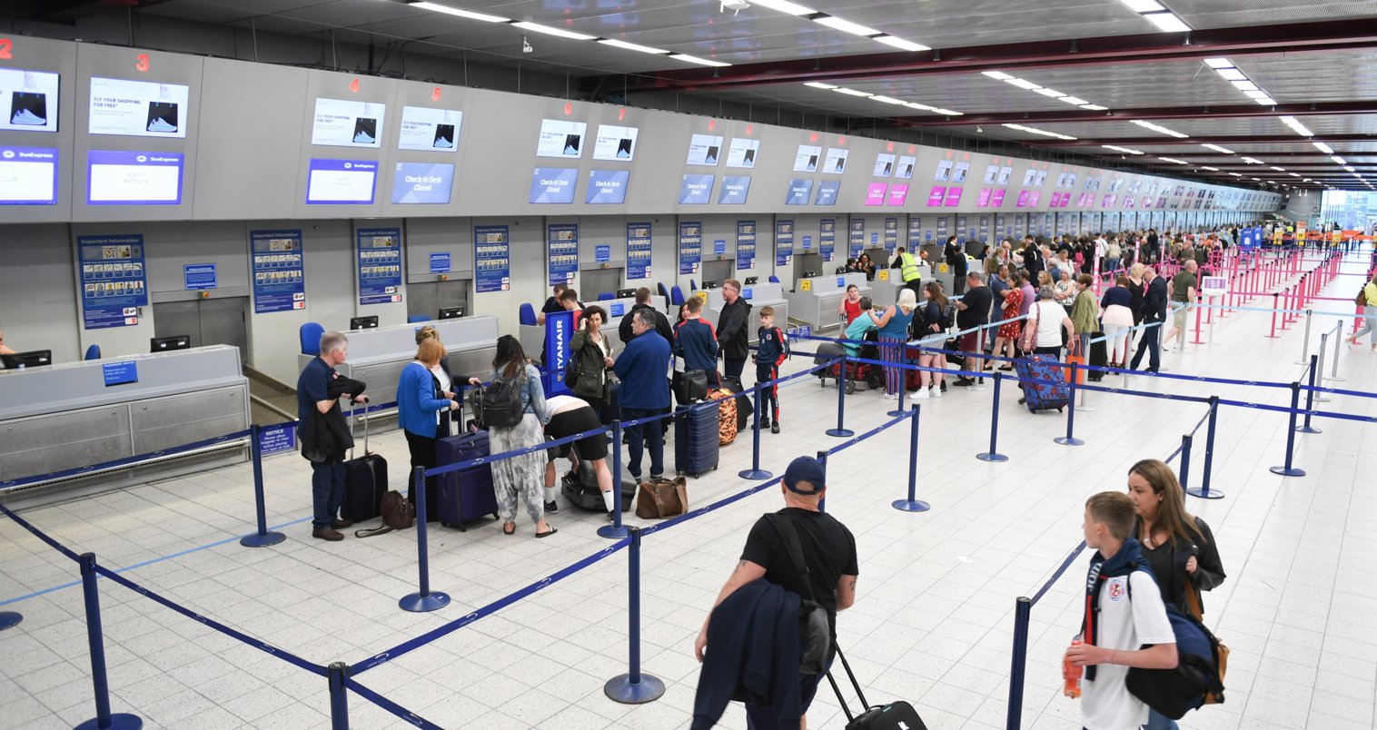 Spanish to Use at the Airport | SpanishDictionary.com