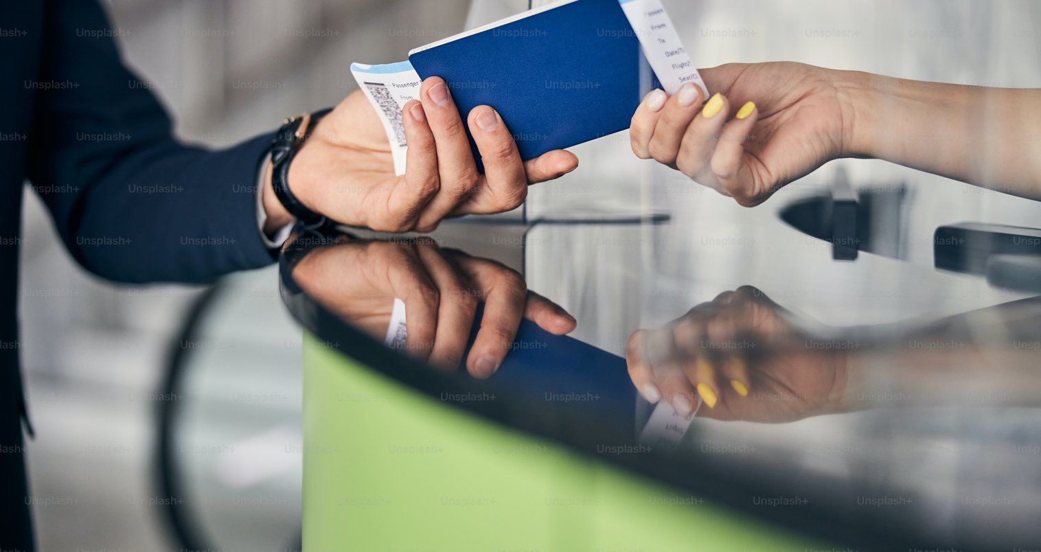 Spanish to Use at the Airport | SpanishDictionary.com