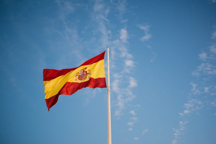 ¿Español or Castellano? | SpanishDictionary.com