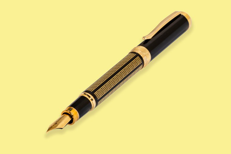 "Pen" in Spanish | SpanishDictionary.com